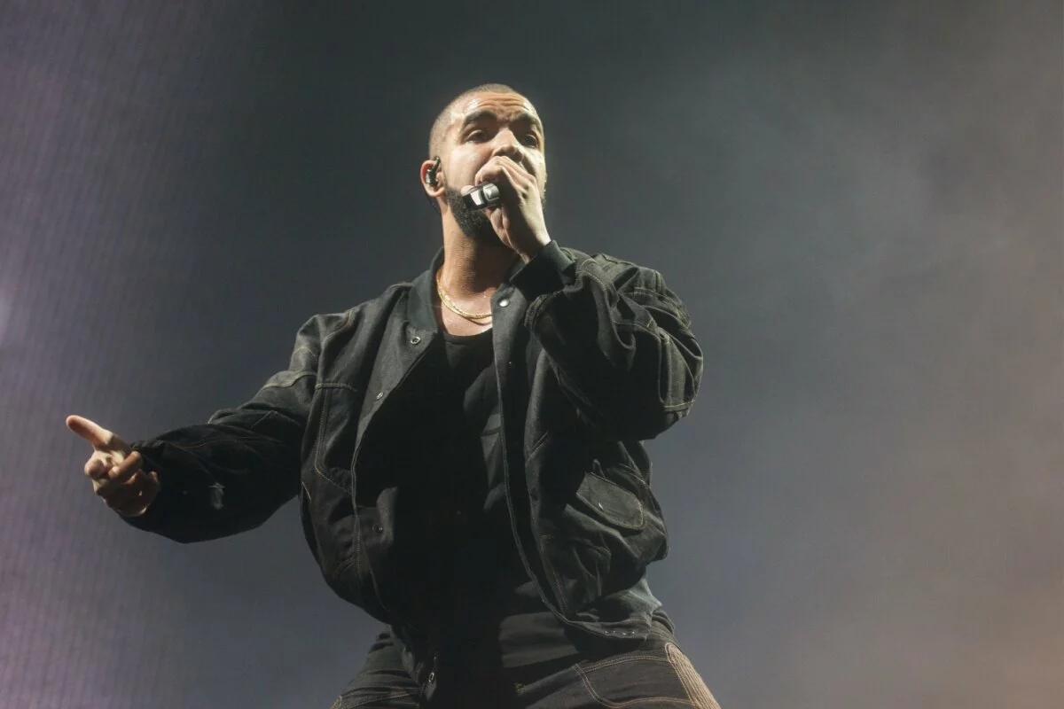 Drake, Stake.us Face RICO Class-Action Lawsuit Over Gambling Promotions ...