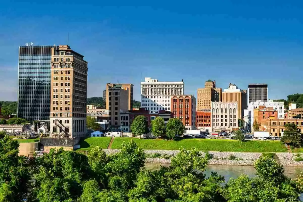 West Virginia Lawmakers Weigh Sports Betting and iGaming Tax Increases